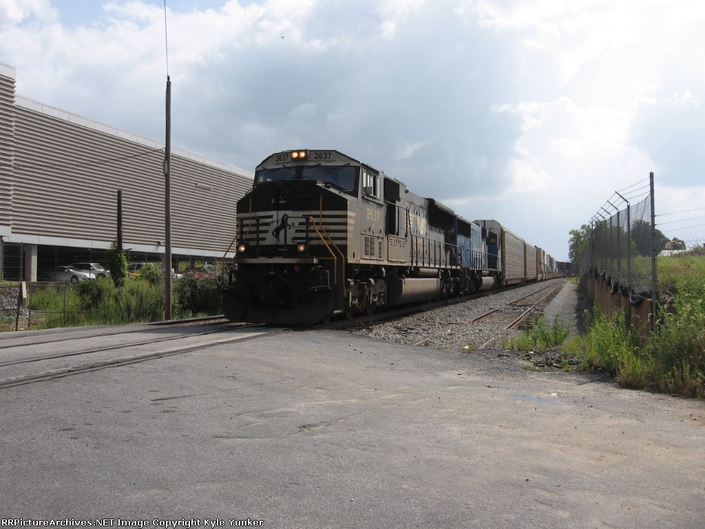 NB NS intermodal train